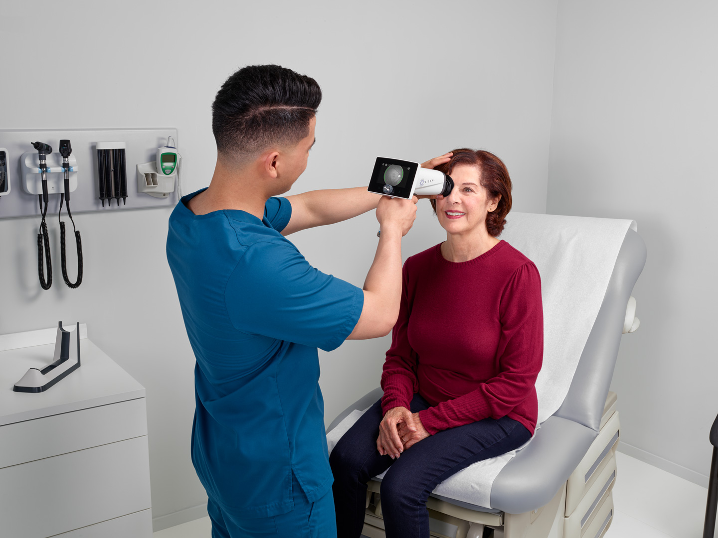 SIGNAL Handheld Retinal Camera